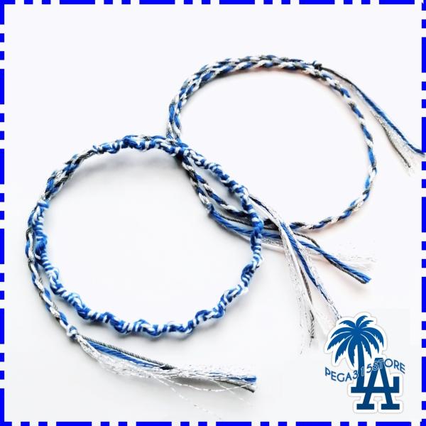 足用ミサンガです。オールドスクールでスポーティーなデザインです♪スポーツMIXやクラッシックHIPHOPスタイルに是非♪マーブルMIXツイードカラーです長さ：約３５ｃｍ素材：刺繍糸色：グレー・白・青・シルバー▼△▼△▼△▼△▼△　　注意　　...