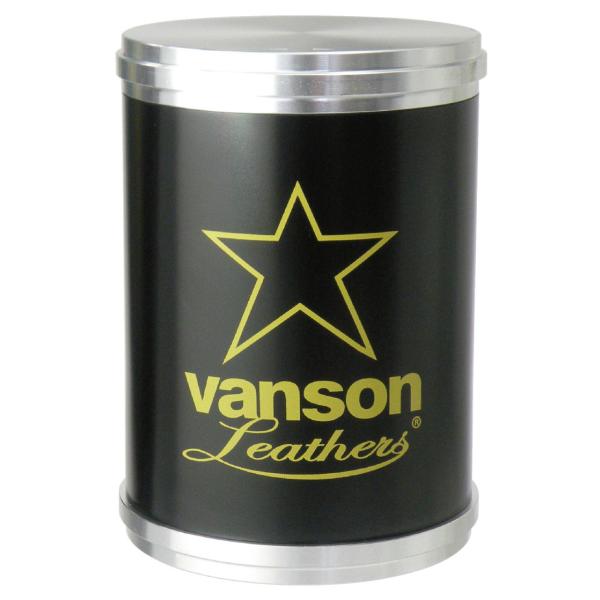 レザーウェアの絶対王者、VANSON Leathersから、環境への配慮とタフなデザインを両立した**卓上灰皿 アッシュシリンダーBIG**が登場。ストリート、ツーリング、アウトドア。場所を選ばず、あなたのスタイルを貫きます。マットブラック...