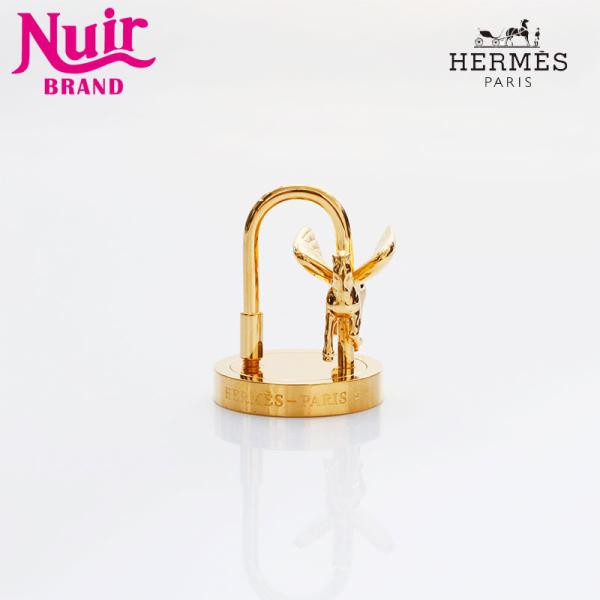 [ブランド] HERMES/エルメス[色] ゴールド [サイズ] W約2.5cm x H約3.3cm約3.3cm x 2.5cm [ランク] A[付属品] なし[商品の状態] 商品本体は非常に綺麗な状態です。使用感もあまり見られず、中古品と...