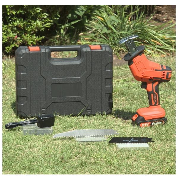 ★ ハイパワーであれこれ高速切断が可能。★ ノコ刃のストローク長は15mm、ストローク数は0~3000回転/1分間★ どこでも手軽に使えるコードレス&amp;軽量(バッテリー含まず1.1kg)★ 付属の2種類のノコ刃で様々な用途に対応。木材...