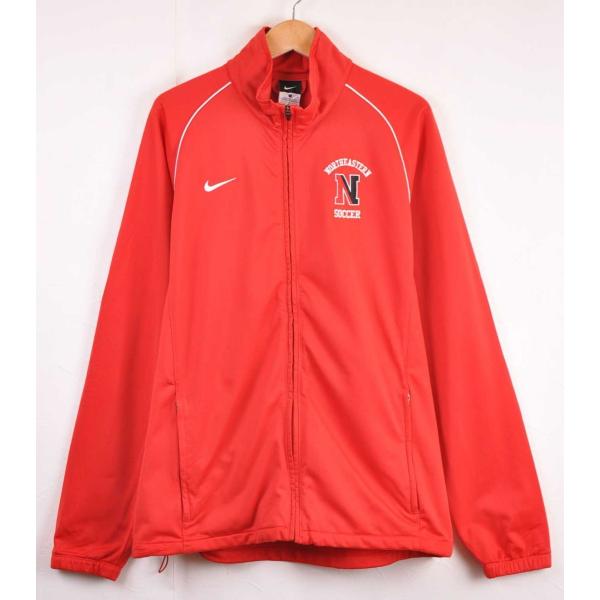 USA古着「NIKE」ジャージです！こちらはノースイースタン大学のサッカーチームモデルです！とても良い雰囲気ですのでコーディネートのポイントとして大活躍してくれます！