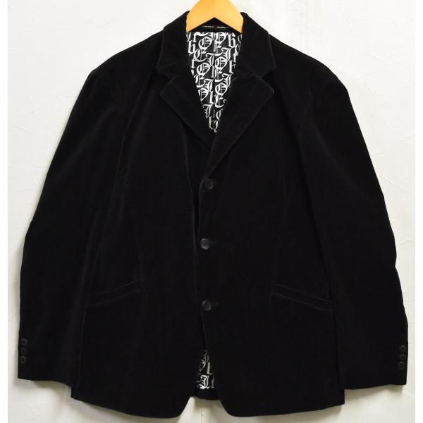 「GAULTIER HOMME objet」のテーラードジャケットスタイル 3つボタンジャケットです！とても良い雰囲気ですのでコーディネートのさりげないポイントとして大活躍してくれます！使い勝手の良い1枚ですので本当にお勧めです！シンプルだ...