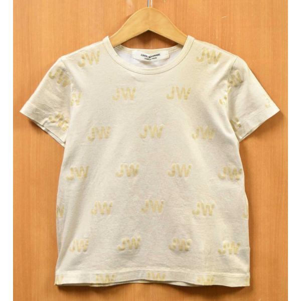 「JUNYA WATANABE COMME des GARCONS」00’sの半袖Tシャツです！全体的な薄いゴールドの特殊プリントや短めの丈などがとても良い雰囲気ですのでコーディネートのポイントとして大活躍してくれます！当時のギャルソンの空...