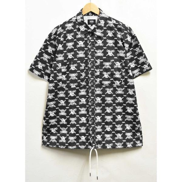 「VANS」の半袖シャツです！とても良い雰囲気ですのでコーディネートのポイントとして大活躍してくれます！本当にお勧めです！左右ポケット付きです。