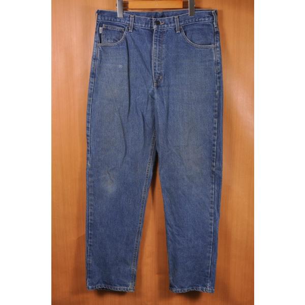 USEDならではの風合い！「Carhartt」デニムパンツです！こちらはFRシリーズ(Flame Resistant)となり、難燃性素材を使用した1枚です！デニムブルーベースにシンプルな5ポケットデザインなどがとても良い雰囲気ですので様々な...