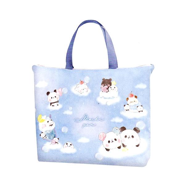 ●大判の絵本やスケッチブックなどがすっぽり入る定番サイズ♪●耐久性のある軽い素材なので、毎日使うレッスンバッグに最適です！■本体サイズ：約H300×W450×D70■素材：ポリエステル■重量：100ｇ※画像はイメージです。