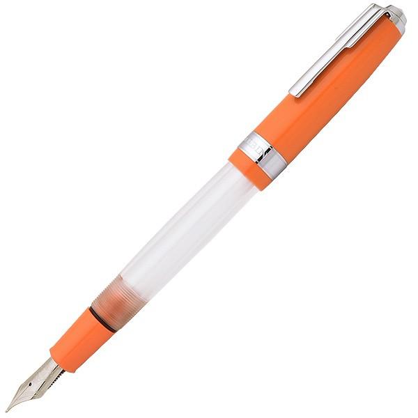 ≪スマホでご覧になられている方は「もっと見る」を押してください。≫ボディに直接インクを充填することができるダイレクト・フィリング・システムを採用した万年筆です。その透明のボディのインク室は、お気に入りのインクをカートリッジインク約3本分貯め...