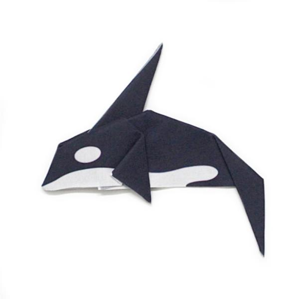 折り紙で作る動物をモチーフにした「Peti Peto（プッチペット）/ Shachi（シャチ）」。ポリエステル素材で作られた眼鏡レンズや液晶画面などの汚れを拭き取るポケットサイズのクリーナーです。ポリエステル素材にプリーツ加工を施すと形状記...