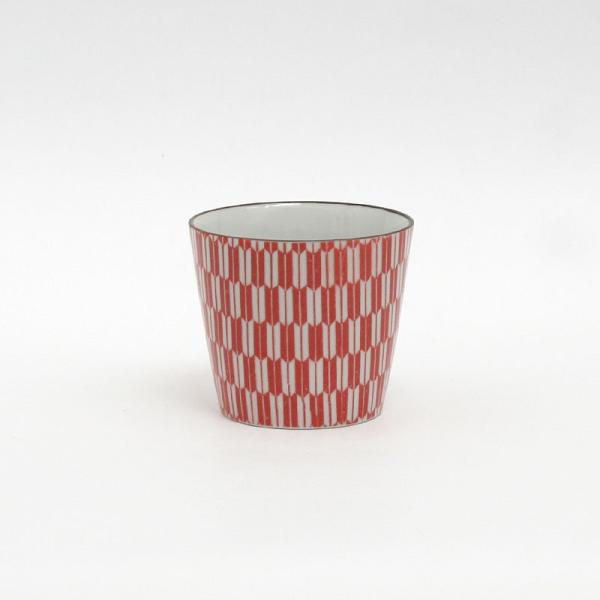 日本古来から着物などにも使われている吉祥文様を、印判という方法で絵付けした蕎麦猪口です。蕎麦猪口ですが、もちろん湯呑みなどカップとしても。和柄がなんとも落ち着いて、可愛らしい印象です。商品名にもなっている「ahare（あはれ）」とは、平安時...