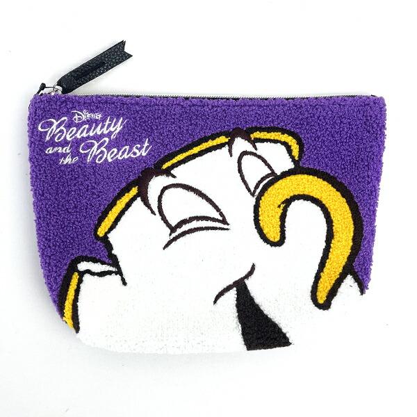 もこもことしたさがら刺繍を全面に使用したポーチです。大きさもちょうどよく使い勝手◎