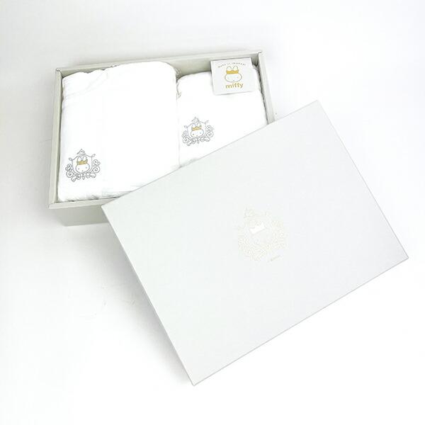 大人用バスローブと子供用フード付きポンチョの2点がセットになった親子で使えるギフトセットです！嬉しい安心の日本製・今治タオルです。パイル糸にパフィールコットンを使用しているので、吸水性に優れ、ふっくら感長持ち。ワンポイントで王冠をかぶったミ...