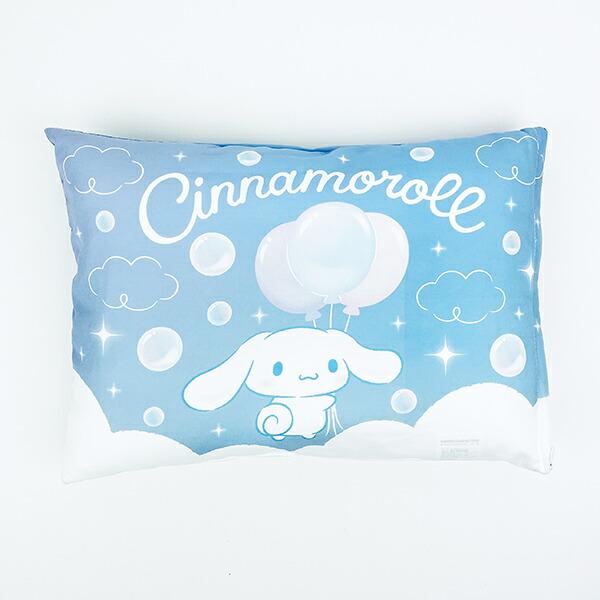 ペールカラーの夢カワデザイン♪ジュニアサイズの枕なのでお子様にピッタリ。中がくぼんでいて頭を支えてくれるデザインが嬉しい♪高さが苦手な大人の方にもおすすめです。