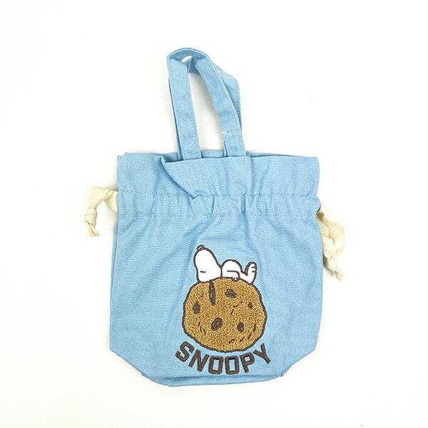 マチ付大きめサイズでちょっとしたお出かけに便利♪スヌーピーのサガラ刺繍がポイント！大きめの巾着袋として小物入れにも◎