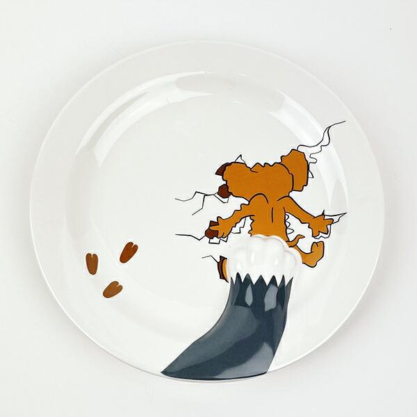 トムとジェリーの誕生85周年を記念したぺっちゃんこプレートです。トムがジェリーを捕まえている様子が立体的に描かれている可愛いお皿♪記念にぜひお手に取ってみてください☆