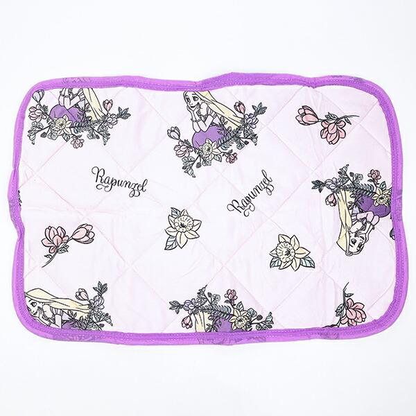 ラプンツェルのふわふわキルティングがgoodな枕パットです。ゴムをひっかけるだけで装着できるのが◎オールシーズン使用でき、サラッと快適な寝心地がgood☆毎日ラプンツェルと一緒に過ごせちゃいます♪ぜひ同デザインの敷きパットと一緒に揃えてみて...