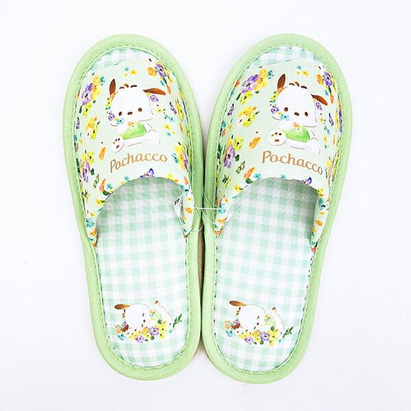サンリオ（ポチャッコ）のスリッパです。キッチン用にはもちろん、お部屋用にも◎つま先があいているのでオールシーズン快適にお使いいただけます♪ソフトな履き心地が◎とっても可愛いキャラクターと一緒におうち時間をお楽しみください☆彡【適応サイズ：2...