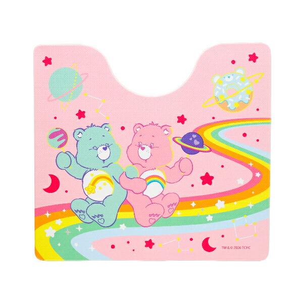 ケアベアのトイレマットです。クッション素材でソフトなふみ心地が◎汚れてもサッと拭くだけなのでお手入れも楽々♪とっても可愛いデザインなのでトイレの中まで気分もHAPPYになっちゃいそう…☆彡