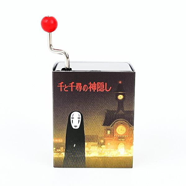 千と千尋の神隠しの手巻きオルゴールです。どこか懐かしい手巻きスタイルなので、インテリアにも◎曲名は「いつも何度でも」です。優しい音色に癒されます☆
