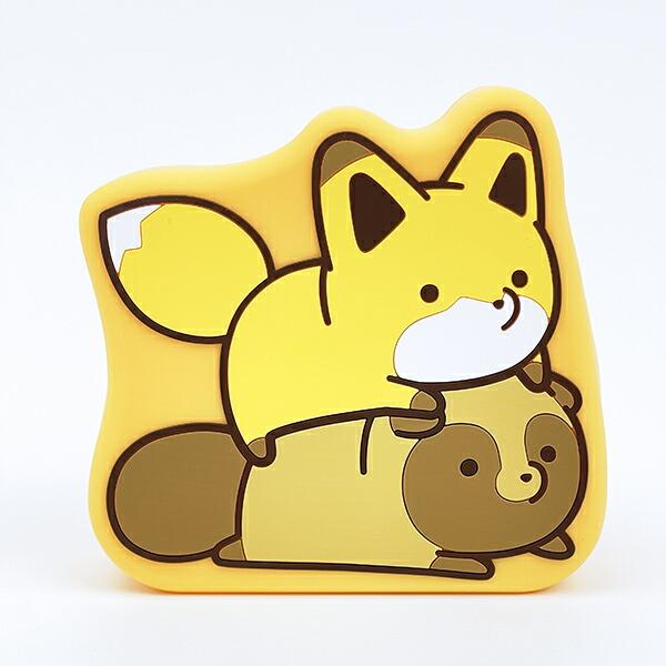 タヌキとキツネのシリコンポーチです。ぷにぷにの触り心地が◎バッグに入れておくだけで可愛い☆ほっこり可愛いデザインに癒されます♪