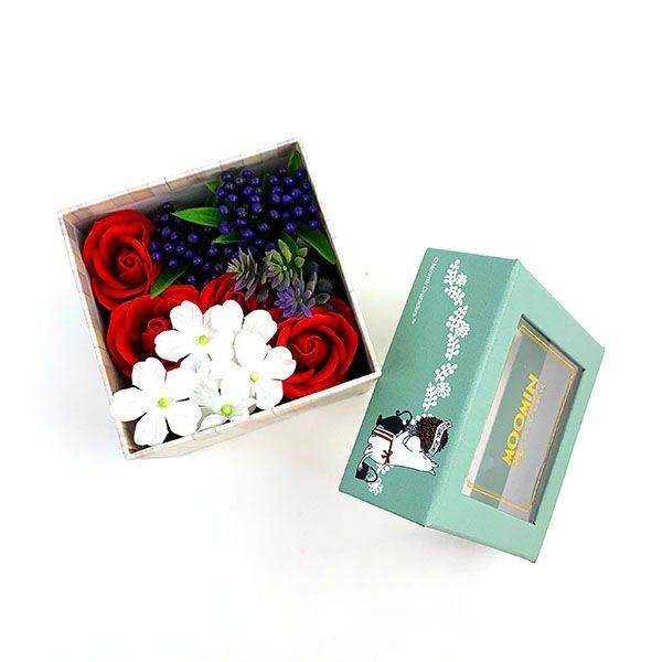 バスフラワーなので生花と違って枯れませんし、いい香りもします♪しっかりとした作りのパッケージに入っているのでチープになりませんよ♪パッケージデザインもとってもかわいい！！