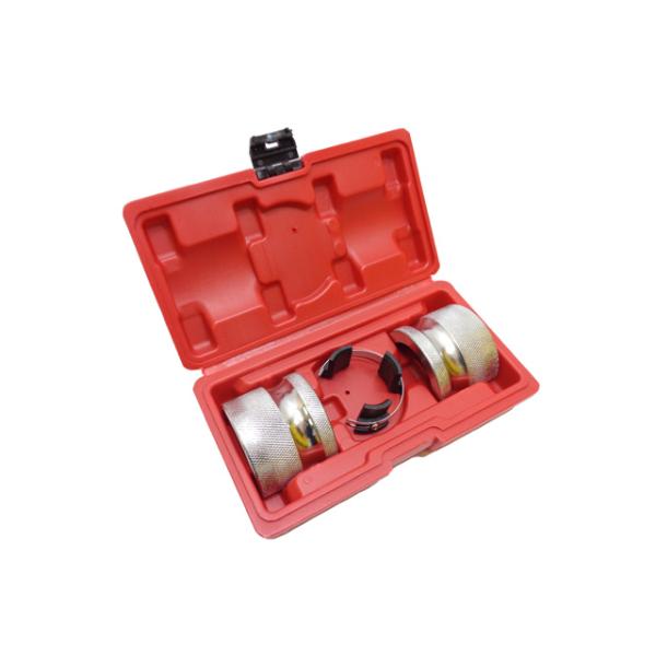 手のかかるバイクのオイルシール交換に使用する特殊工具です。フロントフォークに、フォークシールを密着させるための便利なSST。本体にくびれを追加し従来品より持ちやすくなり、すべりにくくより正確に打ち込むことが可能です。バイクメンテナンスの必須...