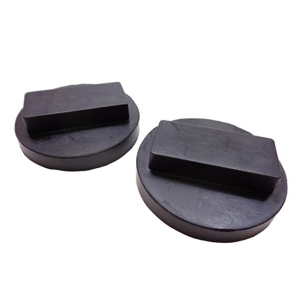 車体をジャッキで持ち上げる際に接触面が傷付かないようにするBMW用のゴムパッド。（ジャッキポイントが、長方形のくぼみになっているタイプに対応するパッドです。）丈夫で車を傷付けない硬質ゴムを採用し、ジャッキポイントの曲がりや滑りを防止します。...