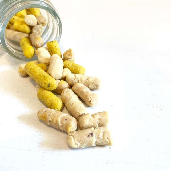 〜Bonpuchiかわいい瓶シリーズ〜かぼちゃころころとさつまいもころころを小さな瓶に入れました！関節ケアにもオススメです。※直射日光、高温多湿を避けて保存して下さい。また開封後は冷蔵庫で保管しなるべく早くお召し上がり下さい。内容量：20g...