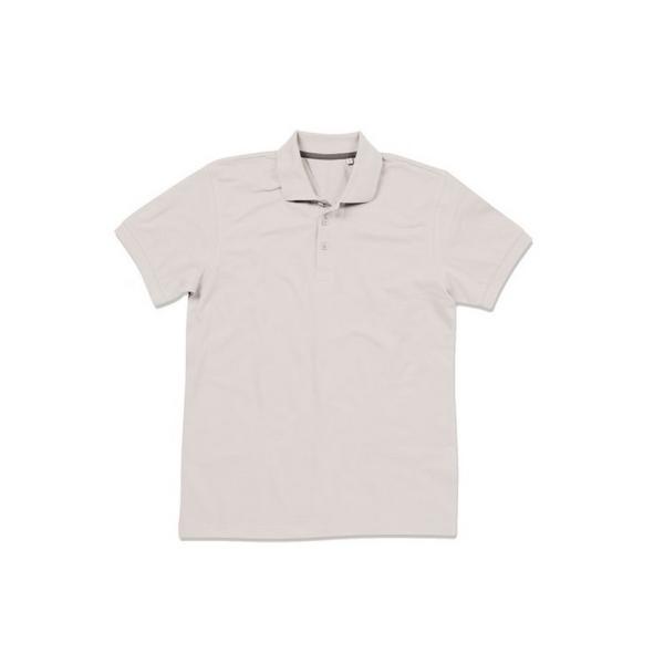 実寸サイズ(身幅/着丈cm): S(50/70)、M(53/72)、L(56/74)、XL(59/76)、2XL(62/78)。サイドシーム。コントラストカラーのヘリンボーンネックテープ。シャツと同色のボタンx3つき。袖口リブ。おしゃれ感の...