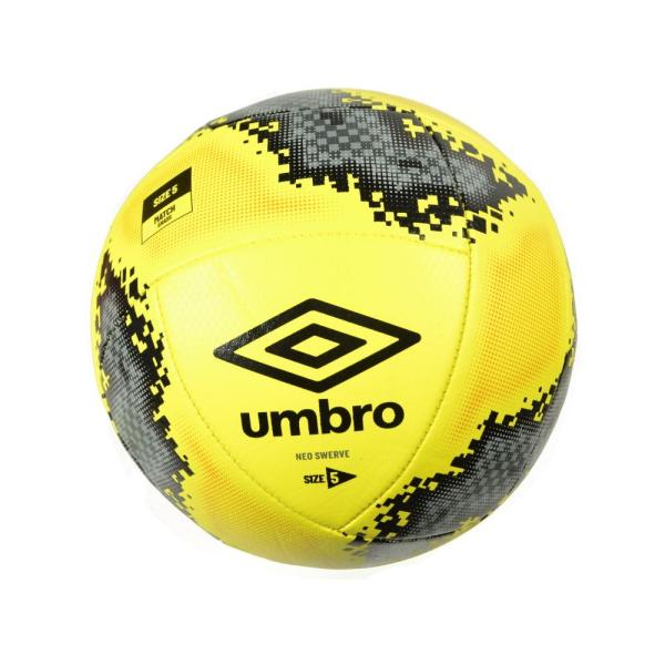 Umbroサッカーボール。5号サイズ。表皮素材: エンボス加工TPU。素材の厚さ: 0.15mm。補強層: 2層、構造: マシンステッチ。チューブ: ラテックス。パネル: 16。重量: 410-450g。