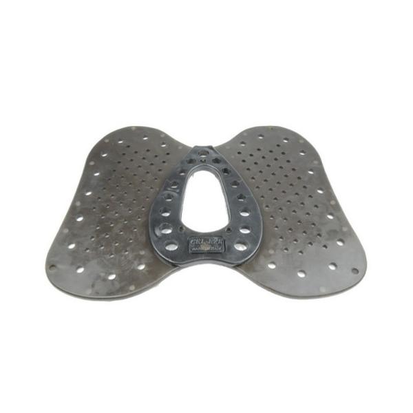 き甲用パッド。通気性がよく熱がこもりにくい通気孔付き。軽量。正しく装着されていない鞍によるダメージが生じやすいエリアの保護に。鞍に直接あたるように使用することで滑りを防止。小さい鞍に合わせてカットできます。※色が写真とは異なる場合がございます。