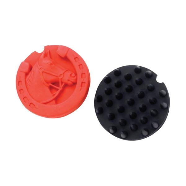 円形に並んだ柔軟で丈夫なラバー素材ピン。コートの奥深くまで入り込み、不要物をしっかりと取り除きます。馬の頭のデザイン入り。※1色1点のお届けとなります。