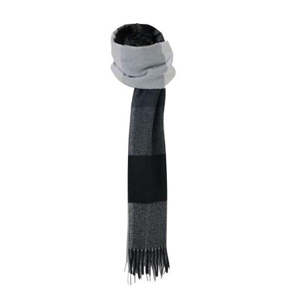 デリケートなカラーのスクエアチェック柄デザイン。フリンジ付き。コーディネイトしやすく、いろいろなシーンでお使いいただけます。