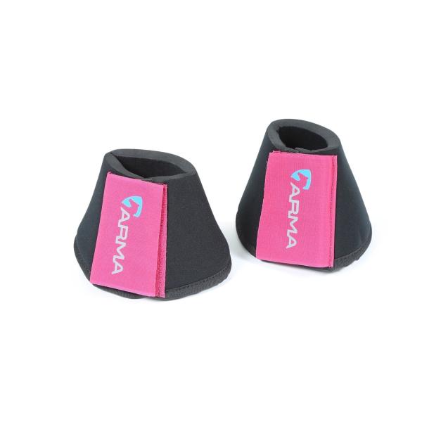 素材: ネオプレン。素材テクノロジー: 耐久性及び柔軟性、軽量、衝撃を吸収。デザイン: ロゴ入り。摩擦防止。しっかりとフィット。軽い交突傷や擦れ防止に。丸みのあるロールエッジ。留め具: 面ファスナー。サイズ目安(馬の体高):スモールポニー-...