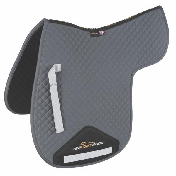 ライニング: モイスチャーウィッキング性。面ファスナー留め。トリム付き、曲線、腹帯ガード。デザイン: ダイアモンドキルト、ロゴ。競技会や日常使い用に最適。アウター素材:  100%コットン。丈夫で長持ち。