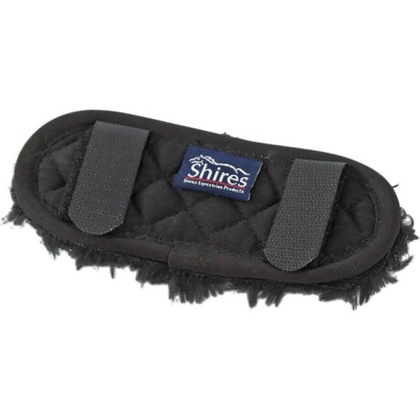 アッパー:コットン。デザイン: 無地、キルティング素材。吸水速乾にすぐれたQuick Dryテクノロジー。留め具: 面ファスナー。