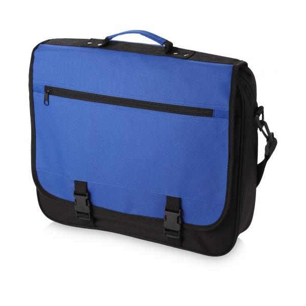 カンファレンスバッグ。調整可能なショルダーストラップ、バックル留めフラップ、ファスナーポケット、ファスナー開閉コンパートメント、フラップの下にオープンポケット付き。素材: 600Dポリエステル。コンプライアンス: カドミウム試験済み。推定容...