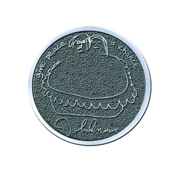 素材: メタル。留め具: ピン。デザイン: ロゴ、プリント、テキスト。仕上げ: クローム。オフィシャルライセンス商品。パッケージ: ブリスターパック、台紙、吊り下げフック。