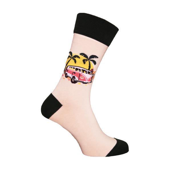 イギリスサイズ(日本サイズ 目安cm): 6UK-11UK(25-29cm)。素材: 80%コットン、18%ポリアミド、 2%エラステーン。ストレッチ素材。デザイン: キャンピングカー、テキスト、コントラストカラーの踵/カフ。快適な履き口、...