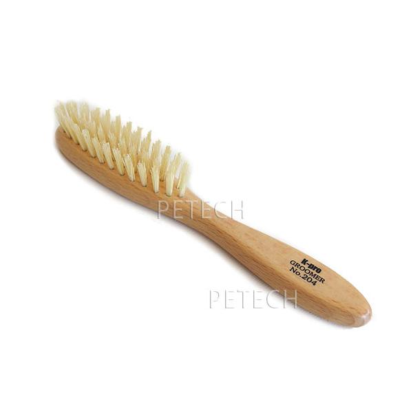 オイル・顔周りにお使いいただけます。ヨークシャのブリーダーに好評の毛通りの良い長短毛ブラシです。ヨークシャのオイルブラシに小型犬の耳や細部用に最適です。国産品。【ロゴが変更となります】旧ロゴの商品がなくなり次第、新ロゴに変更となります。 サ...