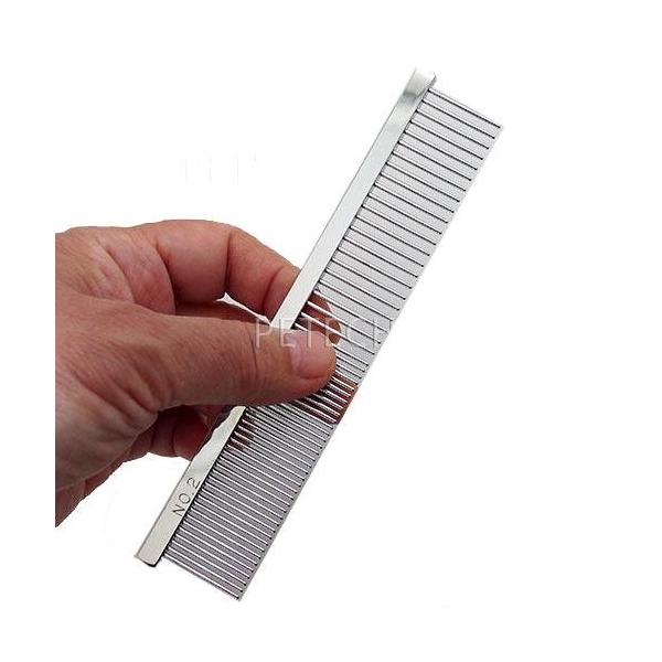 ◆メール便対応商品。国産品の中でも、特にプロの評価が高いものだけを各サイズ厳選しました。熟練した職人により、一つ一つ丁寧に作られている商品です。ペット愛好家に長年愛用されているお手入れ用の両目クシです。簡単なもつれ毛、むだ毛、整毛用にご使用...