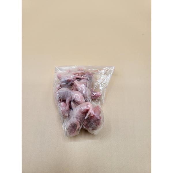 【発売日：2022年03月30日】衛生管理を徹底した飼育室にて、栄養豊富な人工飼料で育った高栄養価のマウスです。＜与える生体＞・猛禽類（フクロウ、ワシ、タカなど）・爬虫類（大型のヘビやトカゲなど）・両生類（大型のカエルなど）・大型肉食魚（ア...