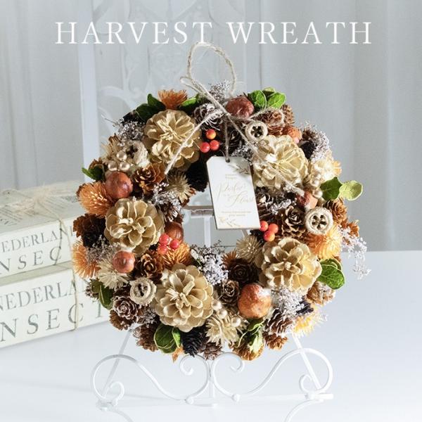 使用花材：ドライフラワー、アートフラワーサイズ：箱サイズ　長さ26.5cm、横26.5cm、奥行7.5ｃｍリースサイズ長さ23cm、横23cm、奥行6cmおすすめ用途：母の日、引っ越し祝い、季節のご挨拶、ちょっとしたお礼返しなどに。特徴：飾...