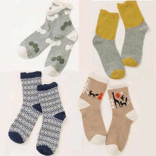 色々柄が楽しいプチプラソックス。普段使いにぴったりです。薄すぎず厚すぎない、通年使えるタイプです。※個包装ではありません。※試着後の返品はできません。・裏地　なし・透け感　なし・伸縮性　あり・厚み　普通☆サイズ　　22〜24cm☆素材　　ポ...