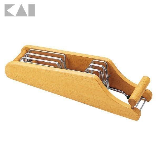 （検索用：キッチン用品 包丁立て 収納 ケース 木製 貝印）●翌日優良配送対象商品につきまして●下記の場合は対象外となります。・13時以降(休業日は12時以降)のご注文の場合・お届け先が対象地域外の場合(離島も含む)・決済完了確認にお時間を...