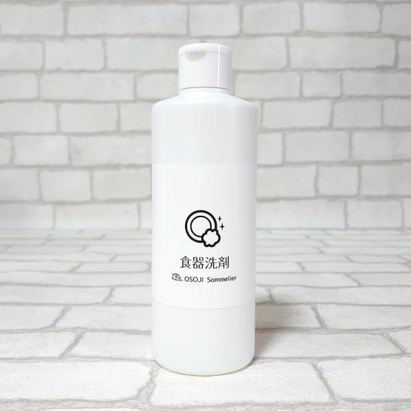 商品名 : OSOJI Sommelier 食器洗剤内容量 : 300ml成分 : 界面活性剤・グリセリン・除菌抗菌剤・アルコール・香料用途 : 食器・調理器具用洗剤使用方法 : 水を含ませたスポンジなどに洗剤を適量取り軽く泡立ててご使用下さい。