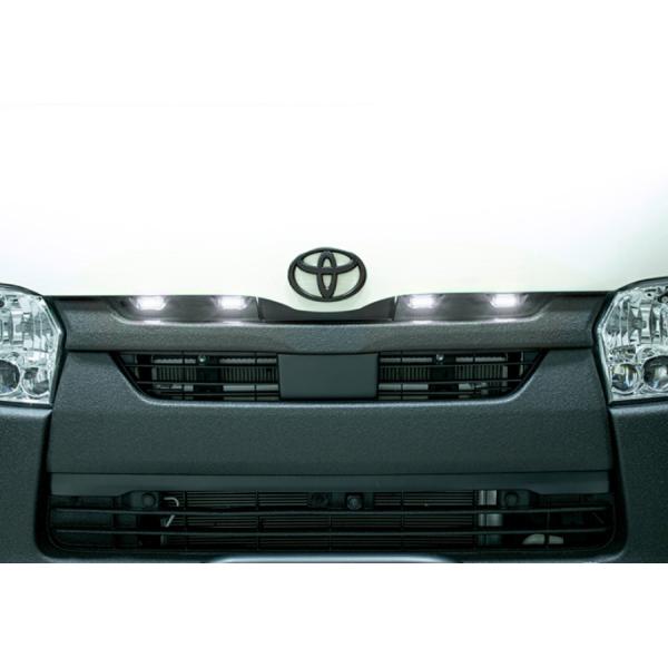 200系ハイエース(標準ボディ)にIPF製マーカーランプをスマートにインストール、必要な物が全て揃ったオールインワンモデル専用設計ならではのピッタリ取付。純正の様な一体感を実現。ベゼル付きグリルマーカーなので手軽にUSスタイルを演出適合車種...