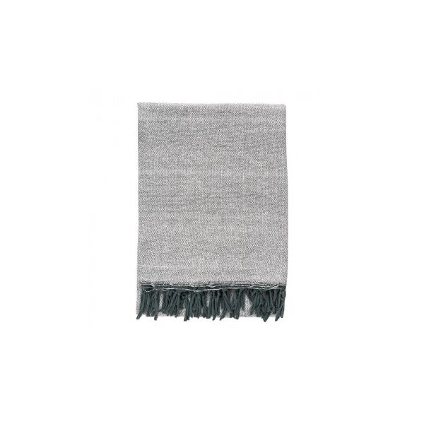 シンプルでどんなインテリアにも馴染むマルチカバー。