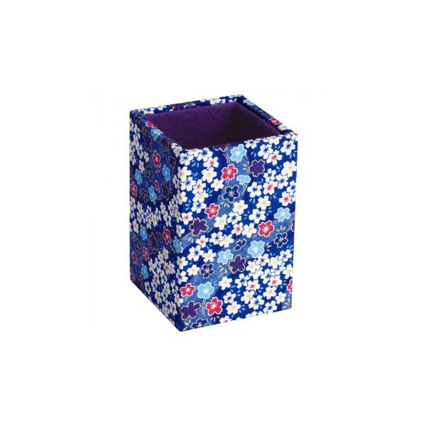 和柄のメガネスタンド。デスク上を彩るかわいいデザインです。