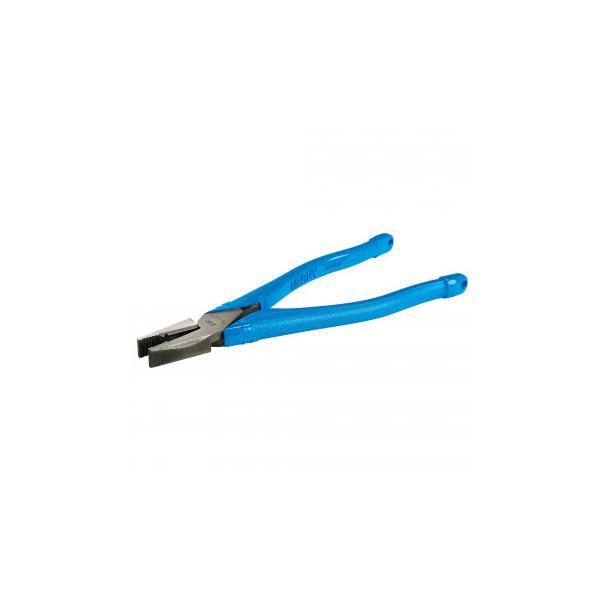 全体をスリムにして軽量化してあり、使いやすさ抜群。電線の脱皮穴が付いています。