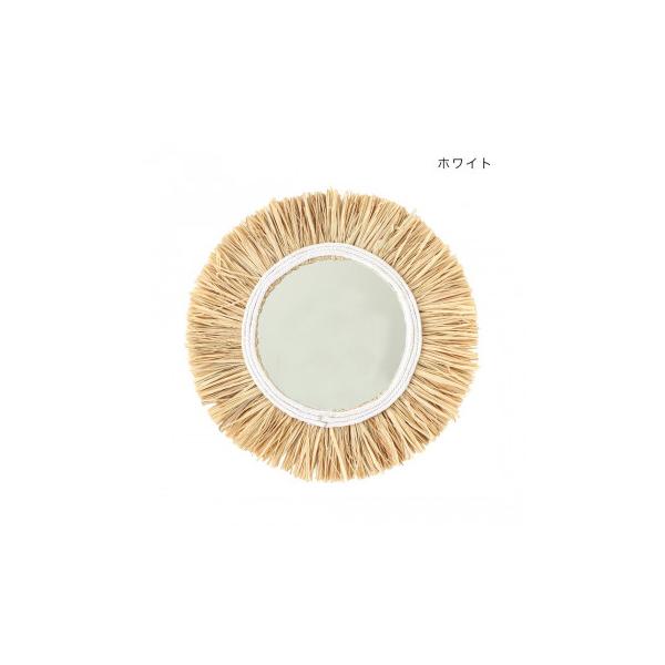 飾るだけでインテリアがぐっとオシャレになる壁掛けミラー。天然素材を使用しているのでナチュラルテイストやアジアン、北欧など、様々なインテリアに馴染みます。リビングはもちろん、玄関や洗面台に飾るのもおススメです。